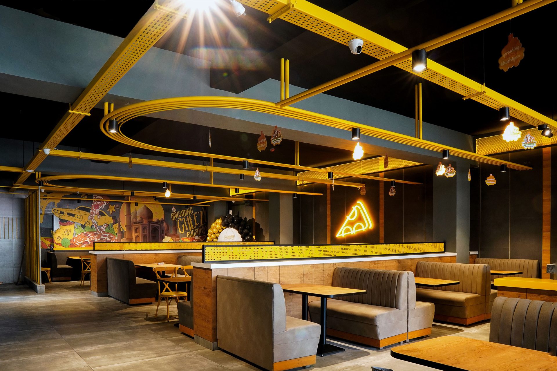 Cheezious, Jail Road – Lahore, Pakistan – MADSTUDIO